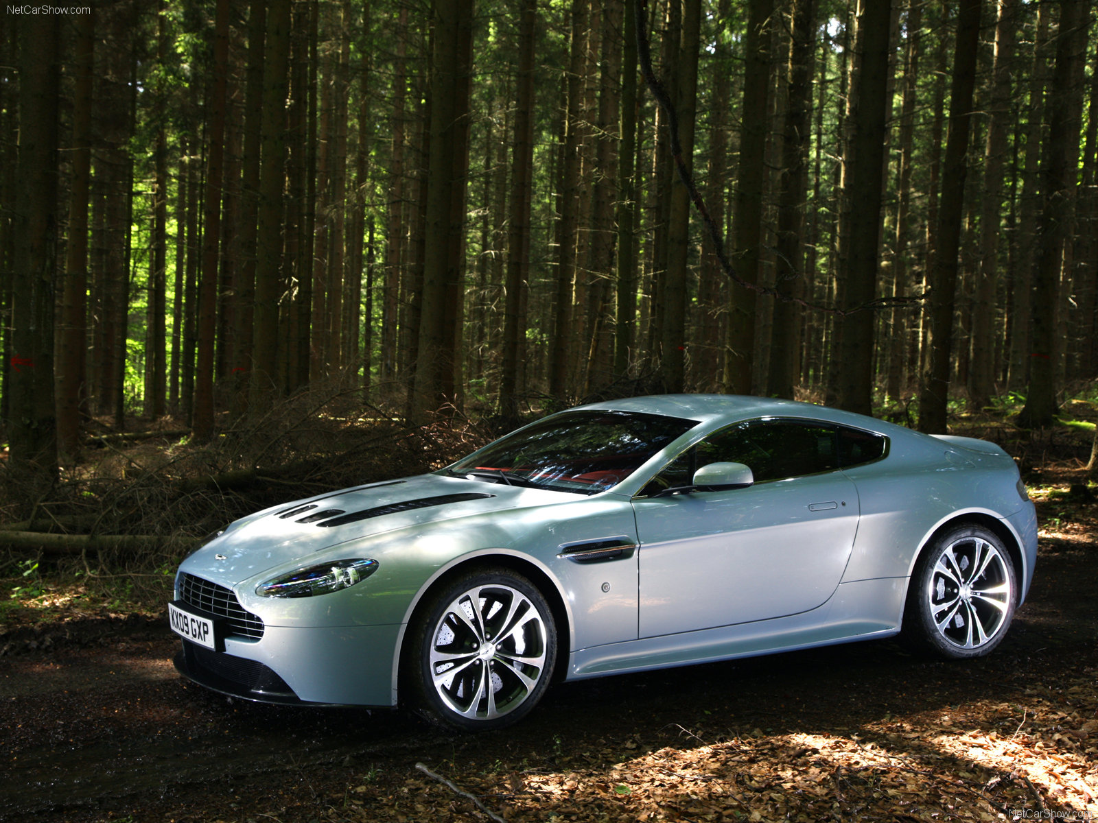 Tuning Aston Martin V12 Vantage Coupe 2010 online, accessories and ...