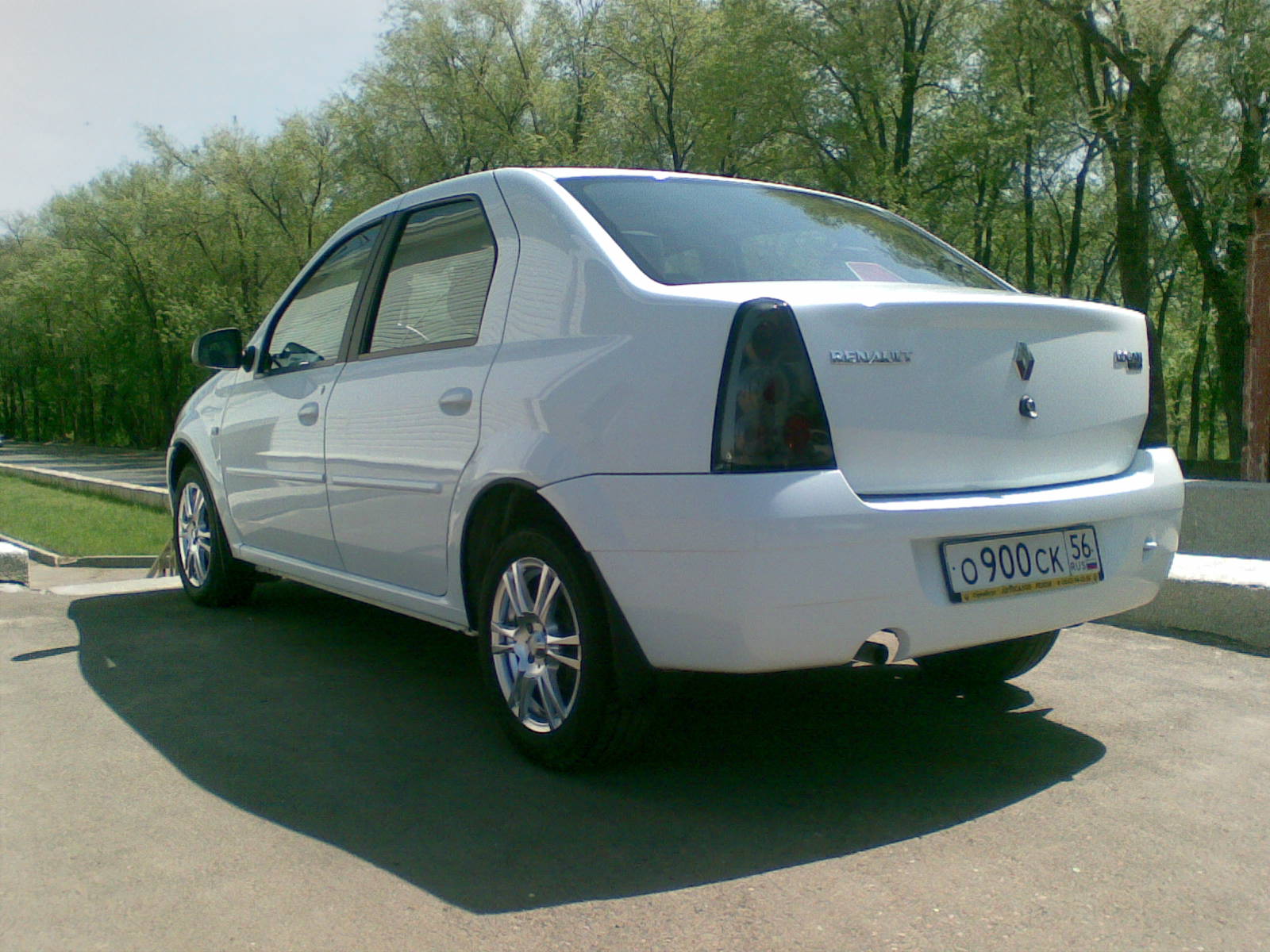 My perfect Renault Logan. 3DTuning - probably the best car configurator!